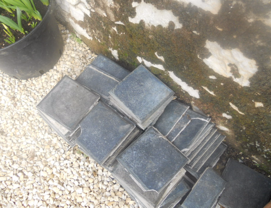 Small slate tiles - Home & Garden - Classifieds - Poitou-Charentes ...